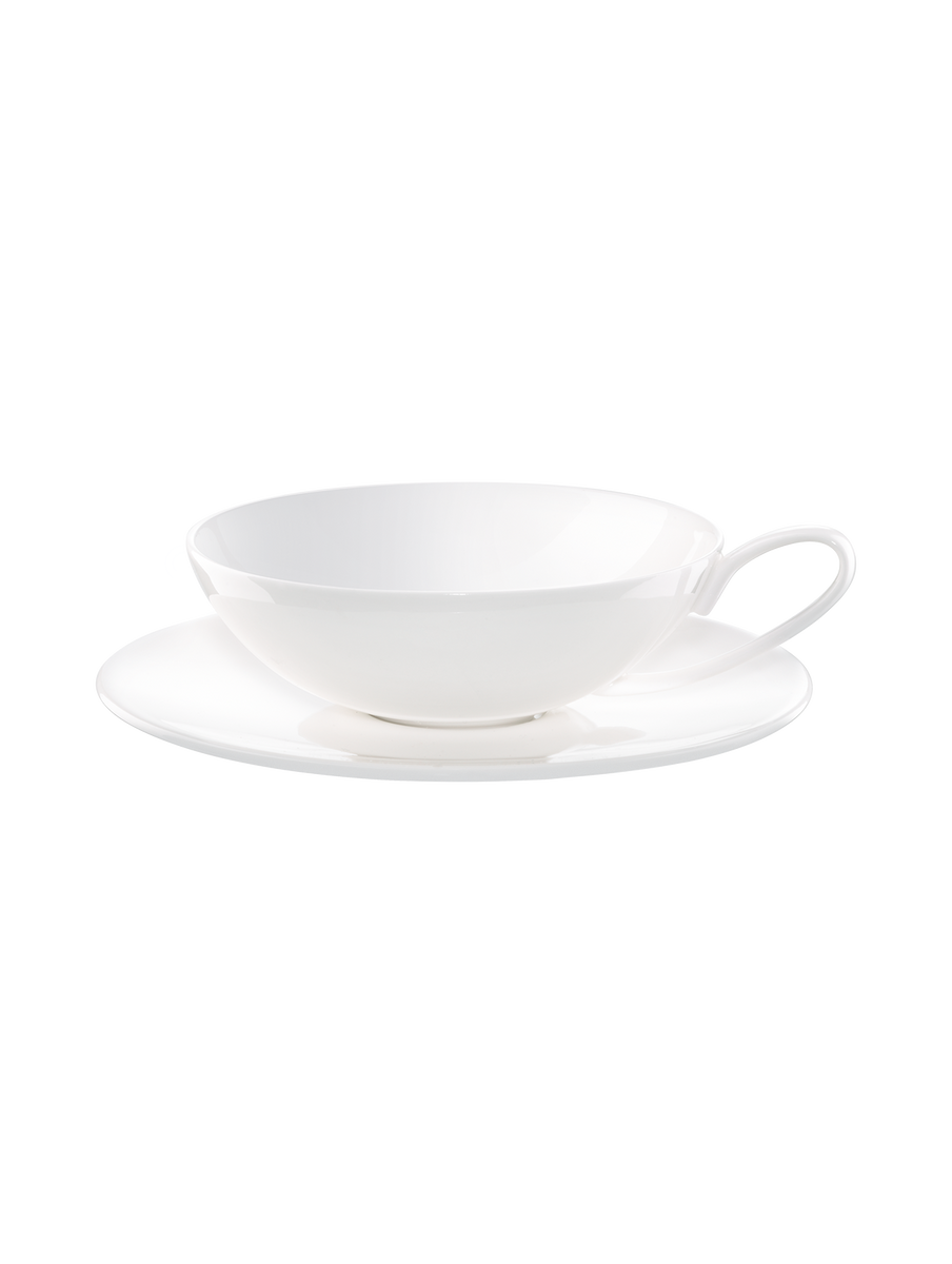 teetasse mit unterteller à table